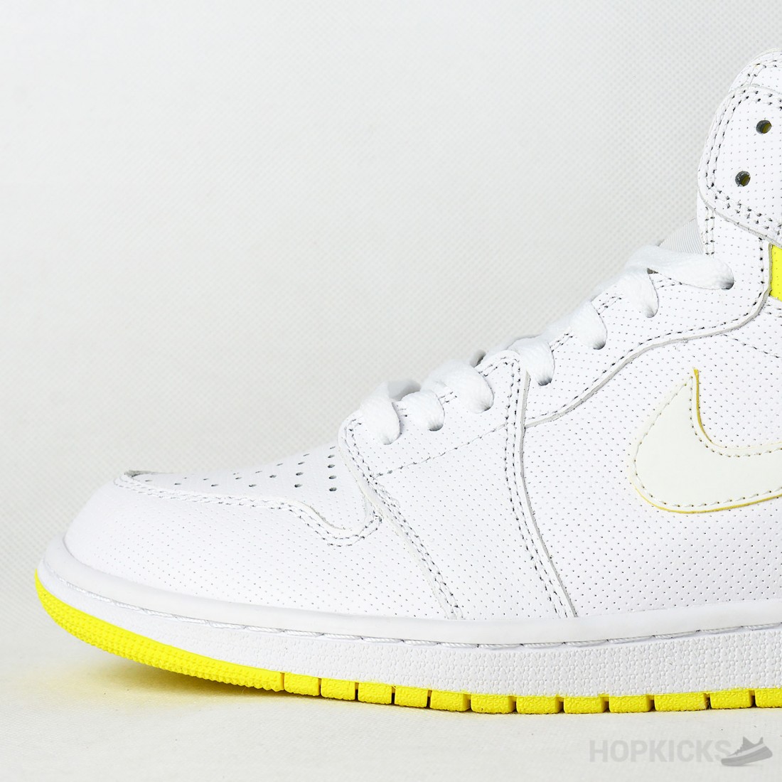 Air Jordan 1 Retro High First Class Flight